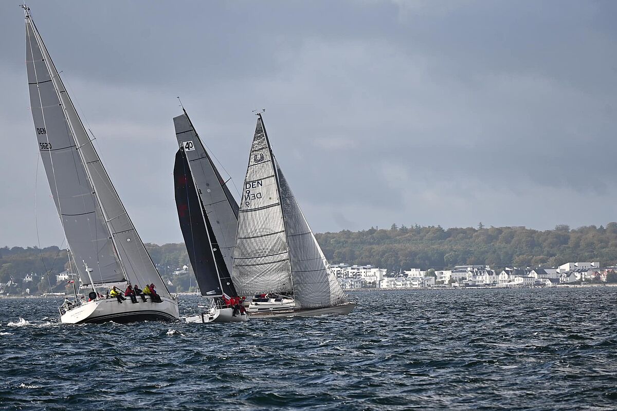 Luffe 40 med Korsgaard lavede konge læ-start i Vedbæk Sejlklubs ...