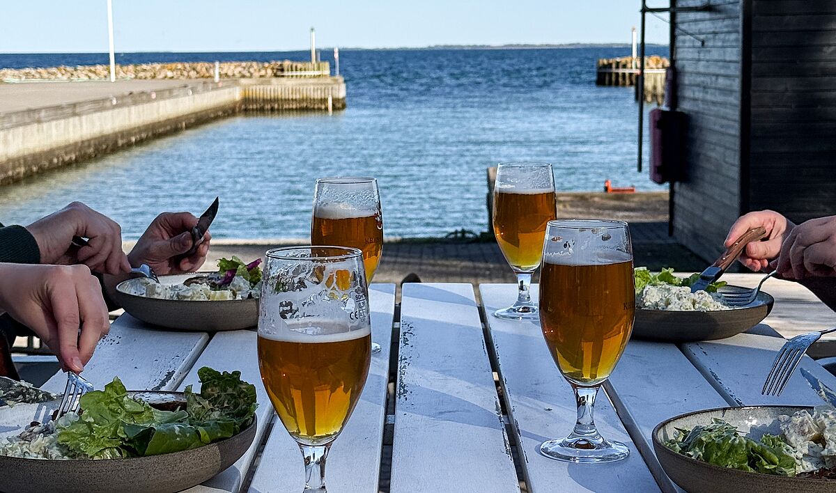Kokken Lasse Zacho bag ny café, Provianten, på Vejrø - Minbåd.dk