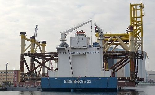 F16 fly klar til at sænke Eide Barge 33 - Minbaad.dk